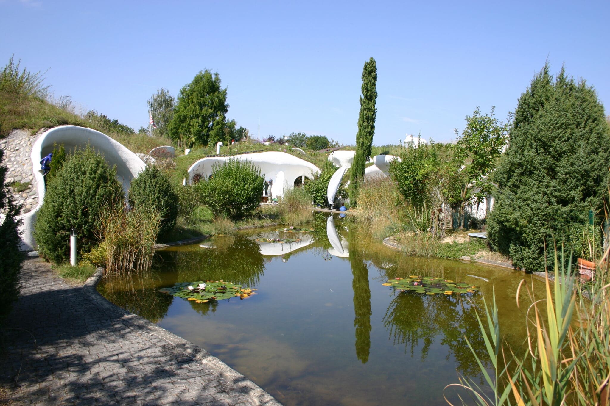 Earth Houses | Solarpunk Cities